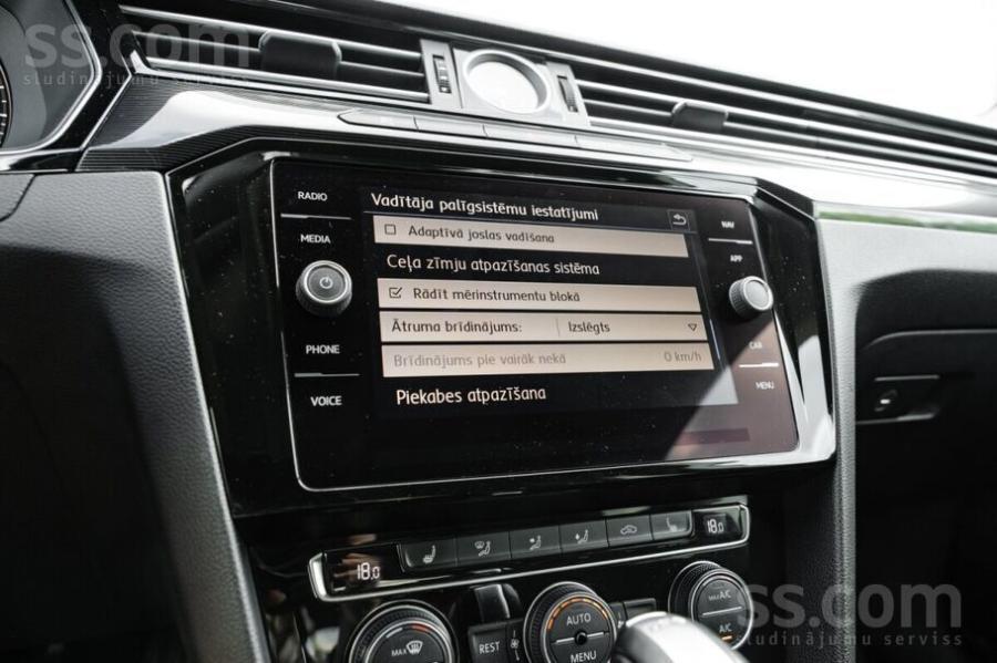 Black Volkswagen Arteon 2018 in Riga, with an engine capacity of 1.50 L and mileage of 161 thousand km for 17750 €, photo 22 on AUTOMOTO.COM.LV