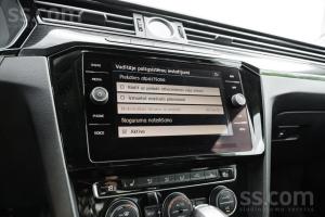 Black Volkswagen Arteon 2018 in Riga, with an engine capacity of 1.50 L and mileage of 161 thousand km for 17750 €, photo 23 on AUTOMOTO.COM.LV