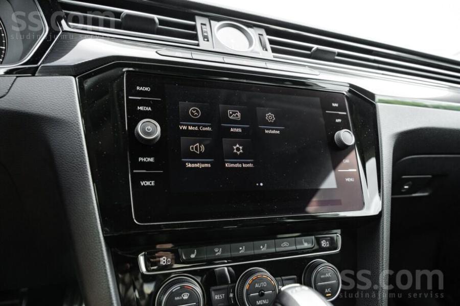 Black Volkswagen Arteon 2018 in Riga, with an engine capacity of 1.50 L and mileage of 161 thousand km for 17750 €, photo 24 on AUTOMOTO.COM.LV