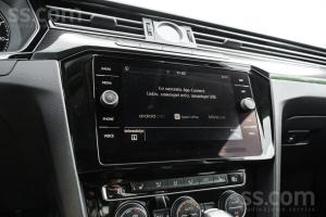Black Volkswagen Arteon 2018 in Riga, with an engine capacity of 1.50 L and mileage of 161 thousand km for 17750 €, photo 25 on AUTOMOTO.COM.LV