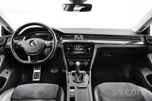 Black Volkswagen Arteon 2018 in Riga, with an engine capacity of 1.50 L and mileage of 161 thousand km for 17750 €, photo 31 on AUTOMOTO.COM.LV