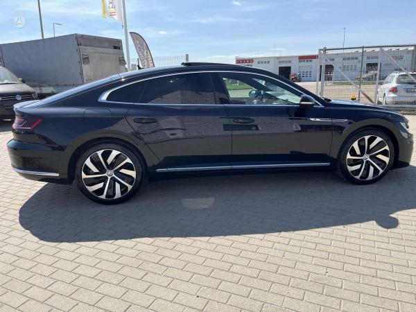 Volkswagen Arteon 2018 in Marijampole on AUTOMOTO.COM.LV Black Volkswagen Arteon 2018 in Marijampole, with an engine capacity of 1.97 L and mileage of 193 thousand km for 17300 €, photo 5 on AUTOMOTO.COM.LV