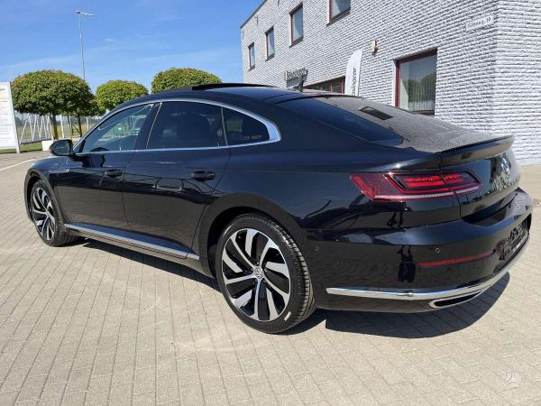 Volkswagen Arteon 2018 in Marijampole on AUTOMOTO.COM.LV Black Volkswagen Arteon 2018 in Marijampole, with an engine capacity of 1.97 L and mileage of 193 thousand km for 17300 €, photo 7 on AUTOMOTO.COM.LV