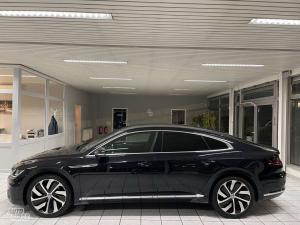 Black Volkswagen Arteon 2019 in Kaunas, with an engine capacity of 2.00 L and mileage of 83 thousand km for 27549 €, photo 8 on AUTOMOTO.COM.LV