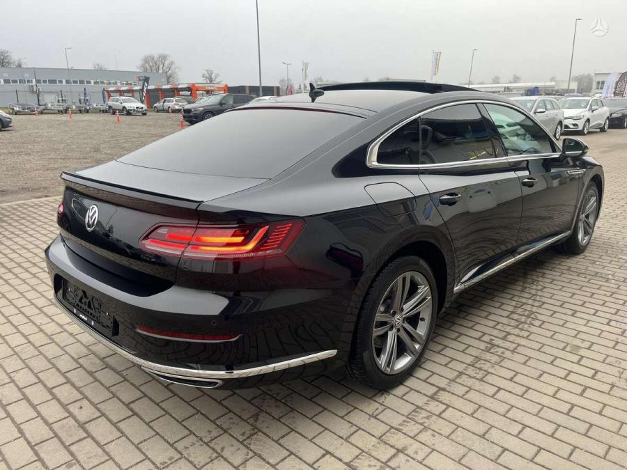 Black Volkswagen Arteon 2020 in Marijampole, with an engine capacity of 1.98 L and mileage of 68 thousand km for 21500 €, photo 5 on AUTOMOTO.COM.LV