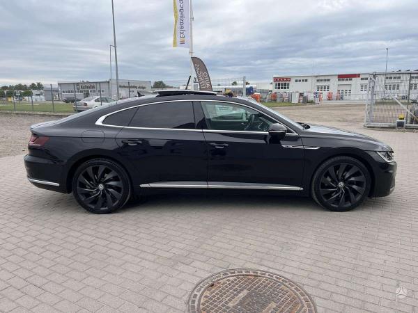 Black Volkswagen Arteon 2020 in Marijampole, with an engine capacity of 1.98 L and mileage of 69 thousand km for 21500 €, photo 4 on AUTOMOTO.COM.LV