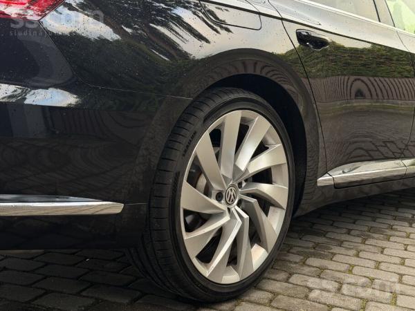 Black Volkswagen Arteon 2020 in Riga, with an engine capacity of 2.00 L and mileage of 87 thousand km for 23950 €, photo 4 on AUTOMOTO.COM.LV