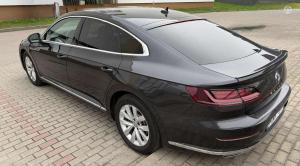 Black Volkswagen Arteon 2020 in Vilnius, with an engine capacity of 1.98 L and mileage of 78 thousand km for 24800 €, photo 5 on AUTOMOTO.COM.LV