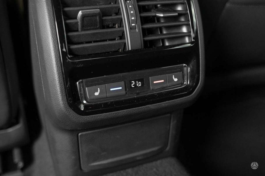 Melns Volkswagen Arteon 2020 Viļņa, ar dzinēja tilpumu 2.00 L un nobraukumu 82 tūkst. km par 23950 €, foto 26 vietnē AUTOMOTO.COM.LV