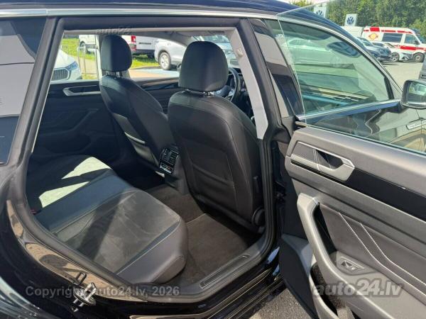 Melns Volkswagen Arteon 2023 Tallina, ar dzinēja tilpumu 2.00 L un nobraukumu 106 tūkst. km par 30500 €, foto 8 vietnē AUTOMOTO.COM.LV