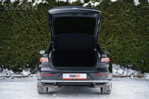 Black Volkswagen Arteon 2024 in Riga, with an engine capacity of 2.00 L and mileage of 28 thousand km for 32900 €, photo 8 on AUTOMOTO.COM.LV