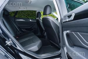 Black Volkswagen Arteon 2024 in Riga, with an engine capacity of 2.00 L and mileage of 28 thousand km for 32900 €, photo 16 on AUTOMOTO.COM.LV