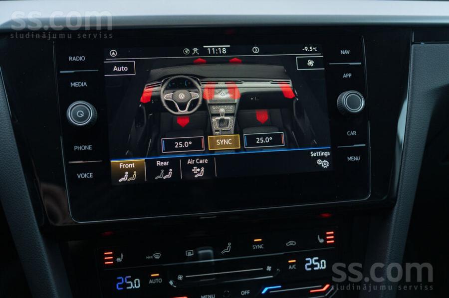 Black Volkswagen Arteon 2024 in Riga, with an engine capacity of 2.00 L and mileage of 28 thousand km for 32900 €, photo 22 on AUTOMOTO.COM.LV