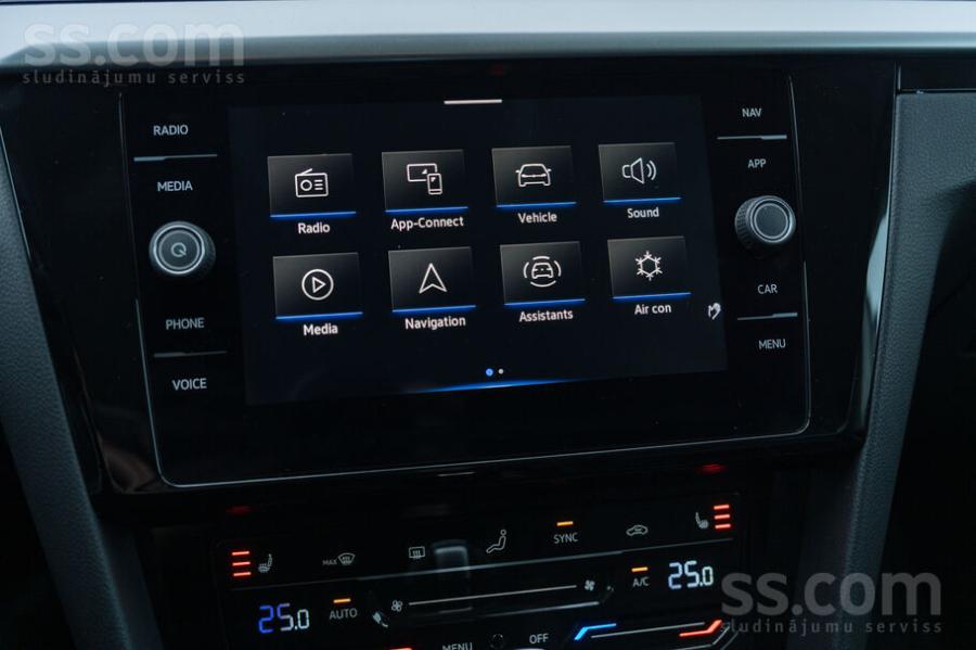 Black Volkswagen Arteon 2024 in Riga, with an engine capacity of 2.00 L and mileage of 28 thousand km for 32900 €, photo 24 on AUTOMOTO.COM.LV
