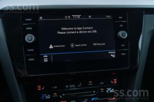 Black Volkswagen Arteon 2024 in Riga, with an engine capacity of 2.00 L and mileage of 28 thousand km for 32900 €, photo 25 on AUTOMOTO.COM.LV