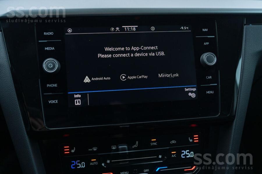 Black Volkswagen Arteon 2024 in Riga, with an engine capacity of 2.00 L and mileage of 28 thousand km for 32900 €, photo 25 on AUTOMOTO.COM.LV