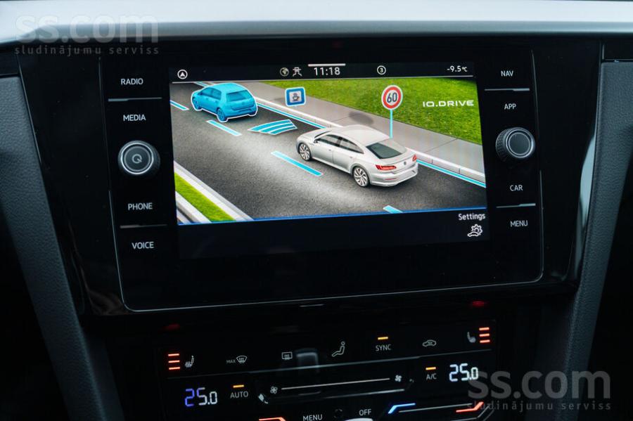 Black Volkswagen Arteon 2024 in Riga, with an engine capacity of 2.00 L and mileage of 28 thousand km for 32900 €, photo 27 on AUTOMOTO.COM.LV