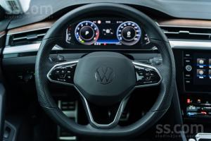 Black Volkswagen Arteon 2024 in Riga, with an engine capacity of 2.00 L and mileage of 28 thousand km for 32900 €, photo 29 on AUTOMOTO.COM.LV