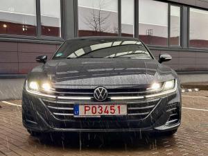 Black Volkswagen Arteon 2021 in Raseiniai, with an engine capacity of 1.97 L and mileage of 84 thousand km for 28500 €, photo 2 on AUTOMOTO.COM.LV