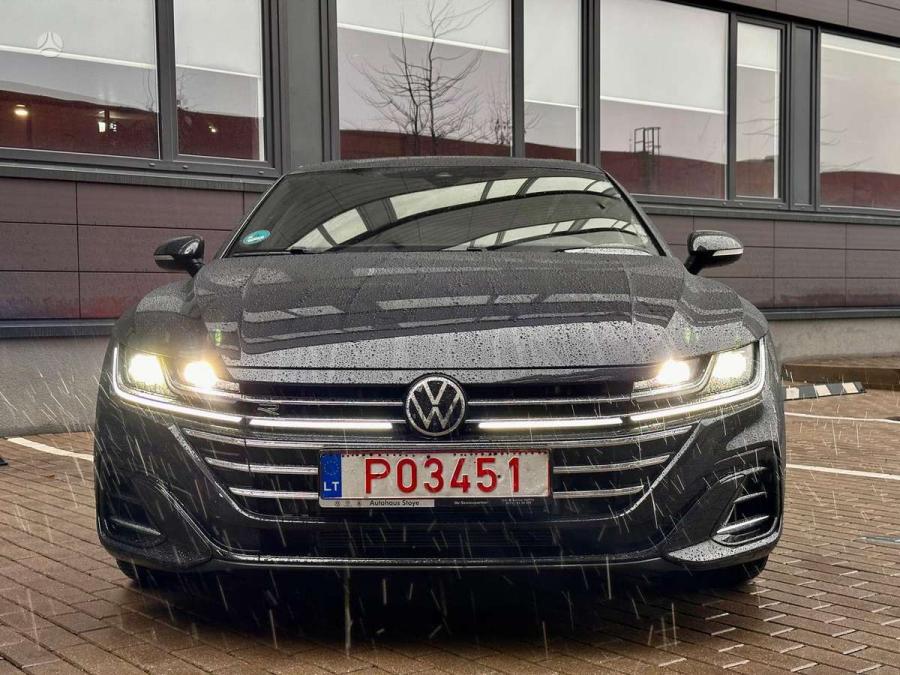 Black Volkswagen Arteon 2021 in Raseiniai, with an engine capacity of 1.97 L and mileage of 84 thousand km for 28500 €, photo 2 on AUTOMOTO.COM.LV