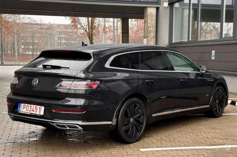 Black Volkswagen Arteon 2021 in Raseiniai, with an engine capacity of 1.97 L and mileage of 84 thousand km for 28500 €, photo 8 on AUTOMOTO.COM.LV