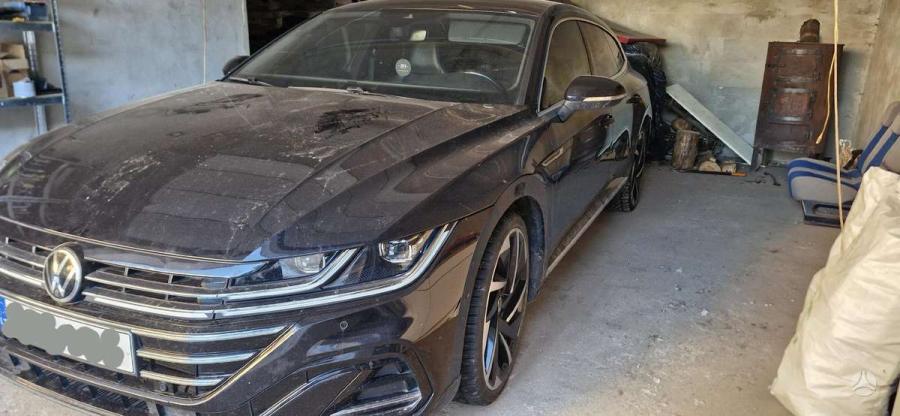 Black Volkswagen Arteon 2021 in Kaunas, with an engine capacity of 1.97 L and mileage of 200 thousand km for 19500 €, photo 2 on AUTOMOTO.COM.LV