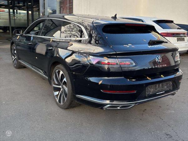 Black Volkswagen Arteon 2021 in Vilnius, with an engine capacity of 1.40 L and mileage of 157 thousand km for 23232 €, photo 4 on AUTOMOTO.COM.LV