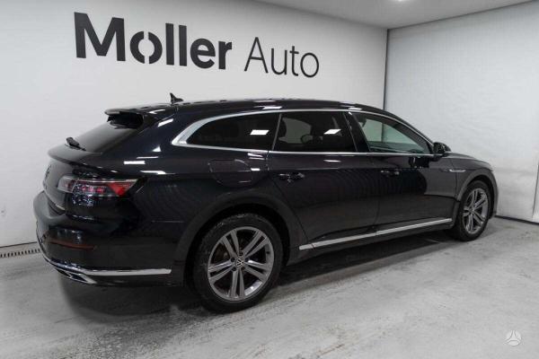 Black Volkswagen Arteon 2021 in Vilnius, with an engine capacity of 1.40 L and mileage of 112 thousand km for 23900 €, photo 3 on AUTOMOTO.COM.LV
