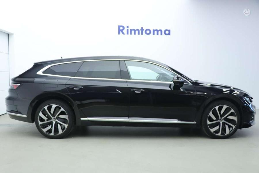 Black Volkswagen Arteon 2021 in Vilnius, with an engine capacity of 1.40 L and mileage of 137 thousand km for 25990 €, photo 3 on AUTOMOTO.COM.LV