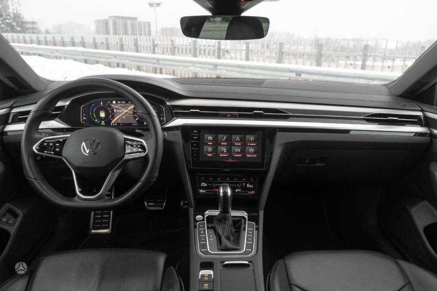 Melns Volkswagen Arteon 2021 Viļņa, ar dzinēja tilpumu 1.40 L un nobraukumu 143 tūkst. km par 23850 €, foto 15 vietnē AUTOMOTO.COM.LV