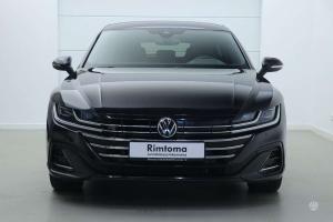 Black Volkswagen Arteon 2021 in Vilnius, with an engine capacity of 1.40 L and mileage of 137 thousand km for 25490 €, photo 6 on AUTOMOTO.COM.LV