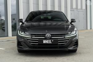 Black Volkswagen Arteon 2021 in Vilnius, with an engine capacity of 2.00 L and mileage of 146 thousand km for 27500 €, photo 9 on AUTOMOTO.COM.LV