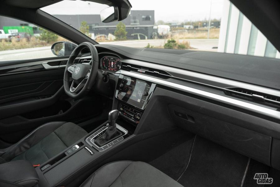 Black Volkswagen Arteon 2021 in Vilnius, with an engine capacity of 2.00 L and mileage of 146 thousand km for 27500 €, photo 17 on AUTOMOTO.COM.LV