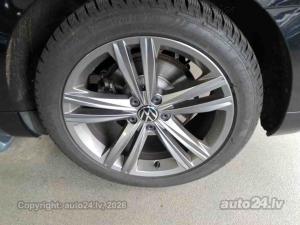 Black Volkswagen Arteon 2021 in Tallinn, with an engine capacity of 2.00 L and mileage of 67 thousand km for 28500 €, photo 17 on AUTOMOTO.COM.LV