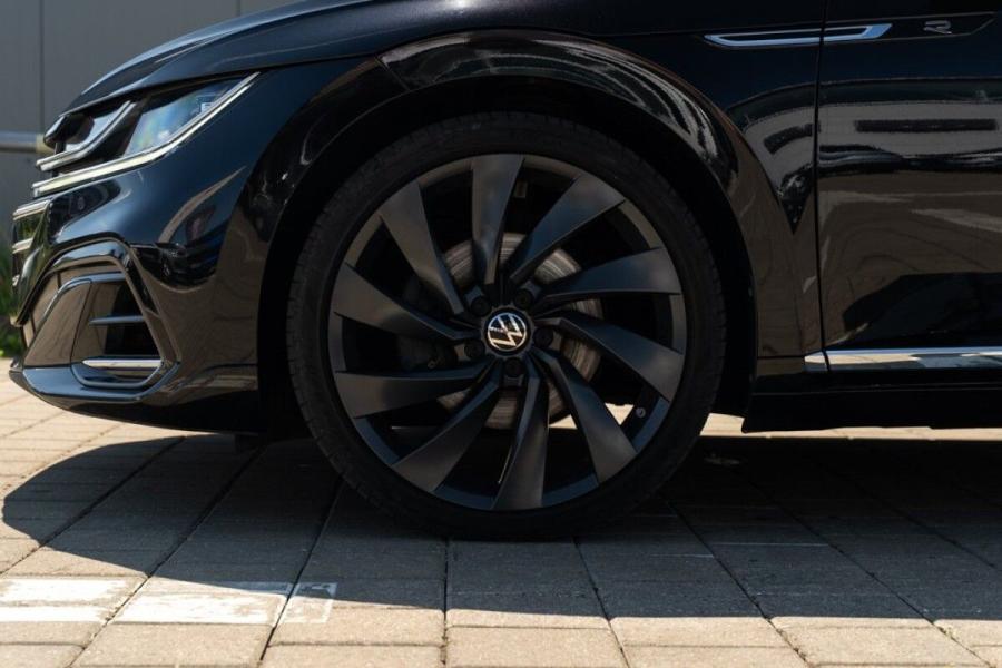 Black Volkswagen Arteon 2021 in Vilnius, with an engine capacity of 2.00 L and mileage of 149 thousand km for 28500 €, photo 5 on AUTOMOTO.COM.LV