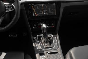 Black Volkswagen Arteon 2021 in Vilnius, with an engine capacity of 2.00 L and mileage of 149 thousand km for 28500 €, photo 9 on AUTOMOTO.COM.LV