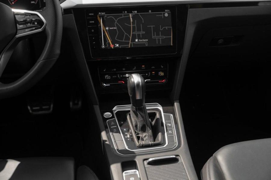 Black Volkswagen Arteon 2021 in Vilnius, with an engine capacity of 2.00 L and mileage of 149 thousand km for 28500 €, photo 9 on AUTOMOTO.COM.LV