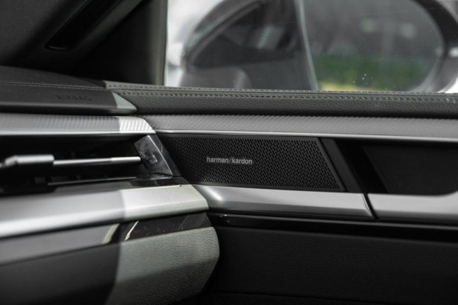 Black Volkswagen Arteon 2021 in Vilnius, with an engine capacity of 2.00 L and mileage of 149 thousand km for 28500 €, photo 12 on AUTOMOTO.COM.LV