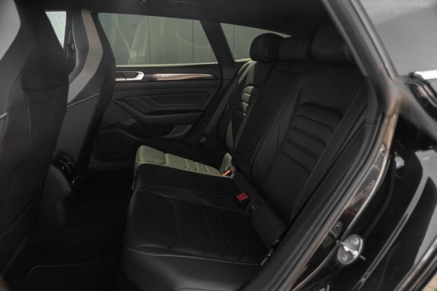Black Volkswagen Arteon 2021 in Vilnius, with an engine capacity of 2.00 L and mileage of 149 thousand km for 28500 €, photo 16 on AUTOMOTO.COM.LV