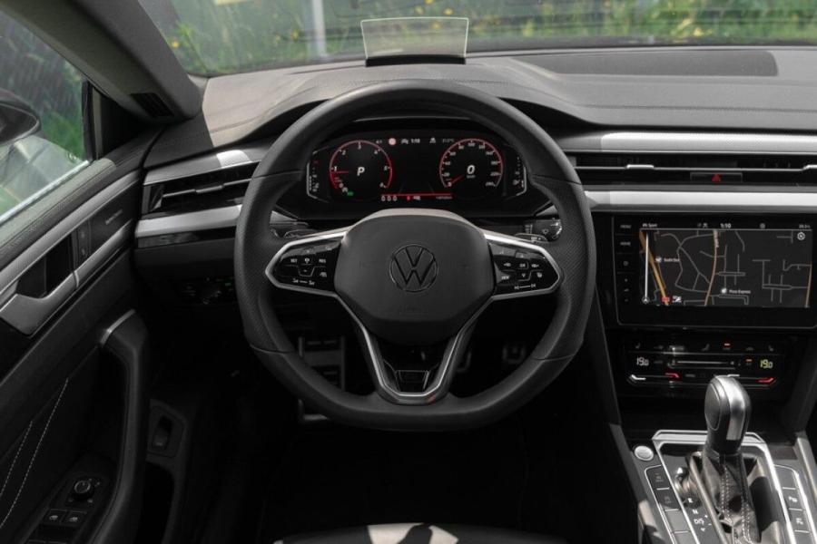 Black Volkswagen Arteon 2021 in Vilnius, with an engine capacity of 2.00 L and mileage of 149 thousand km for 28500 €, photo 20 on AUTOMOTO.COM.LV