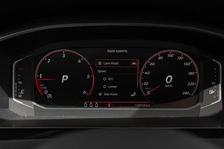 Black Volkswagen Arteon 2021 in Vilnius, with an engine capacity of 2.00 L and mileage of 149 thousand km for 28500 €, photo 23 on AUTOMOTO.COM.LV