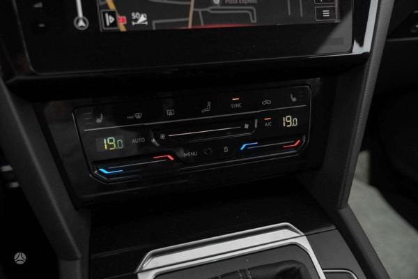 Black Volkswagen Arteon 2021 in Vilnius, with an engine capacity of 2.00 L and mileage of 149 thousand km for 28500 €, photo 9 on AUTOMOTO.COM.LV