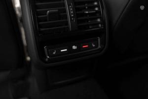 Black Volkswagen Arteon 2021 in Vilnius, with an engine capacity of 2.00 L and mileage of 149 thousand km for 28500 €, photo 14 on AUTOMOTO.COM.LV