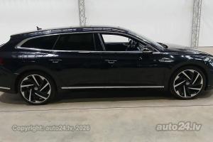 Black Volkswagen Arteon 2021 in Tallinn, with an engine capacity of 2.00 L and mileage of 107 thousand km for 32995 €, photo 8 on AUTOMOTO.COM.LV