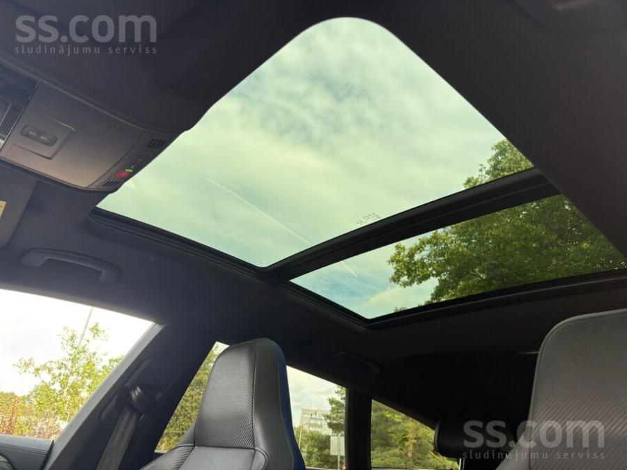 Black Volkswagen Arteon 2021 in Riga, with an engine capacity of 2.00 L and mileage of 127 thousand km for 33000 €, photo 8 on AUTOMOTO.COM.LV