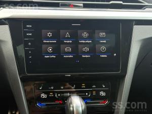 Black Volkswagen Arteon 2021 in Riga, with an engine capacity of 2.00 L and mileage of 127 thousand km for 33000 €, photo 12 on AUTOMOTO.COM.LV
