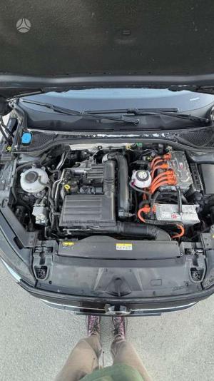 Black Volkswagen Arteon 2021 in Kaunas, with an engine capacity of 1.40 L and mileage of 151 thousand km for 18000 €, photo 13 on AUTOMOTO.COM.LV