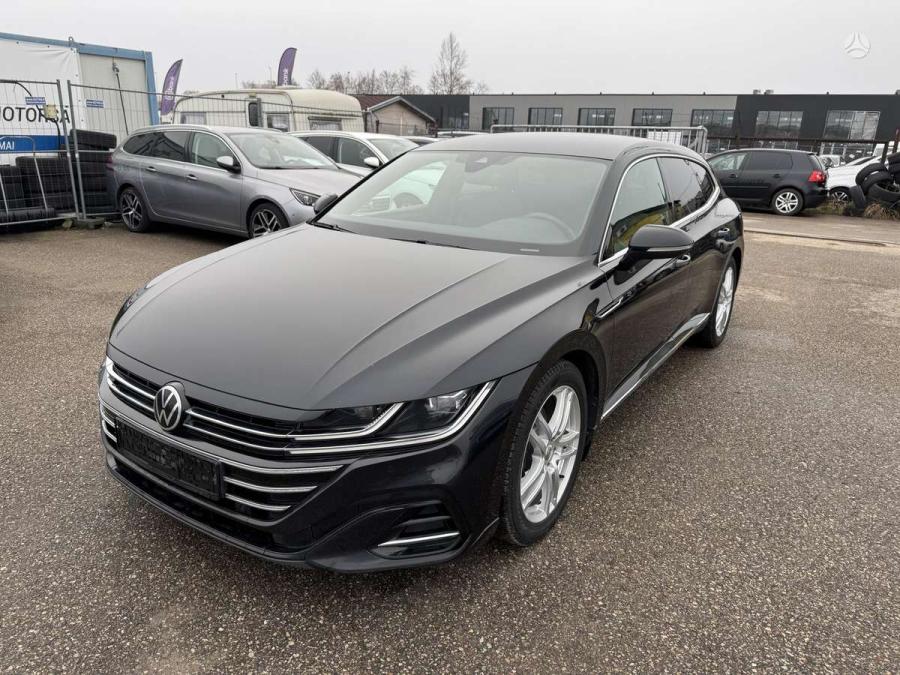 Black Volkswagen Arteon 2022 in Kaunas, with an engine capacity of 1.97 L and mileage of 137 thousand km for 27800 €, photo 1 on AUTOMOTO.COM.LV
