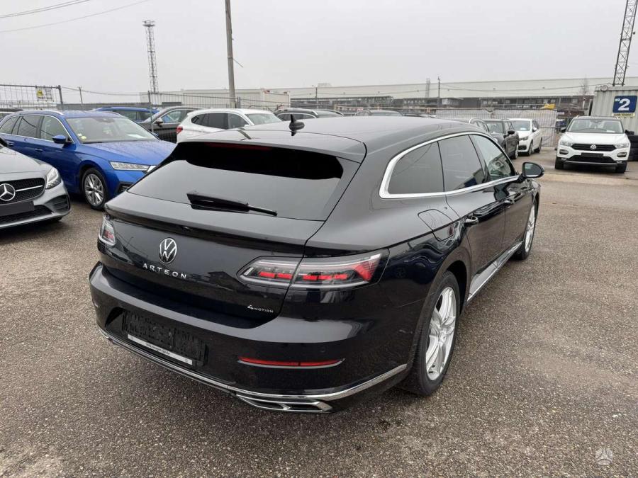 Black Volkswagen Arteon 2022 in Kaunas, with an engine capacity of 1.97 L and mileage of 137 thousand km for 27800 €, photo 5 on AUTOMOTO.COM.LV