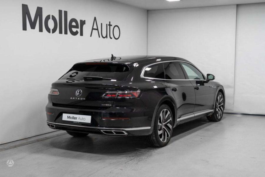 Black Volkswagen Arteon 2022 in Vilnius, with an engine capacity of 1.40 L and mileage of 134 thousand km for 26900 €, photo 4 on AUTOMOTO.COM.LV